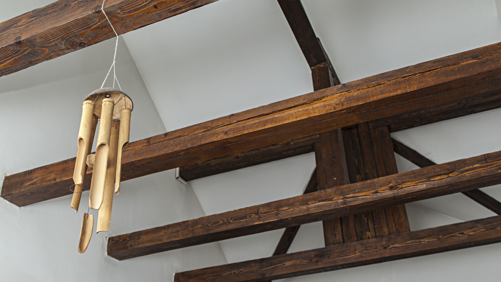 Sablage de poutres en bois - Technique douce par aérogommage